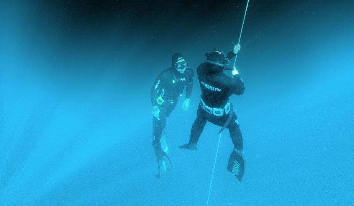 Freediving training sessions in the sea | Association of diving centers ...